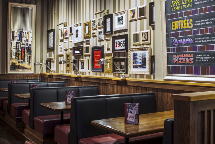 El nuevo logo de TGI Fridays y sus nuevos interiores - Frogx Three