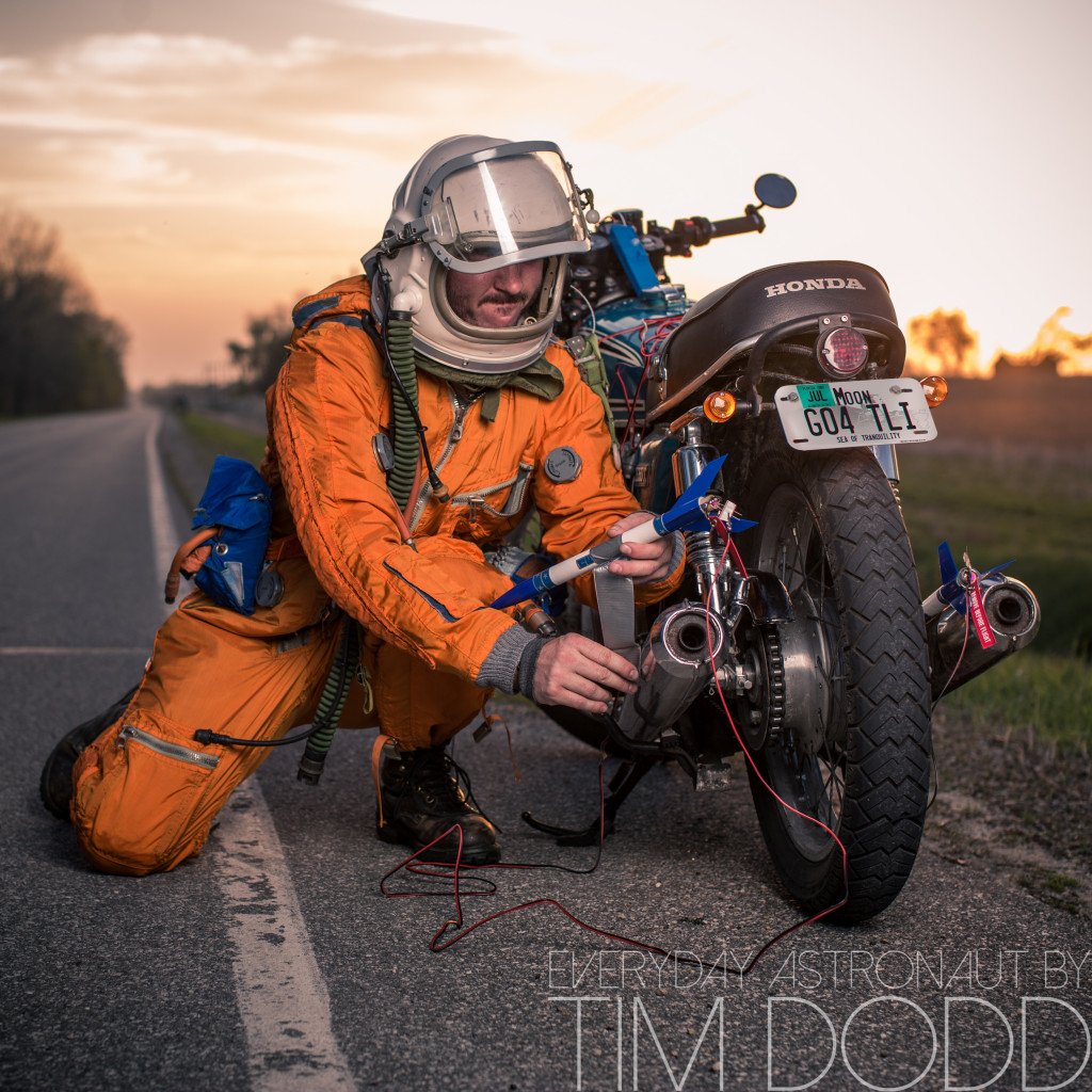 Un día en la vida de todo astronauta por Tim Dodd - Frogx Three