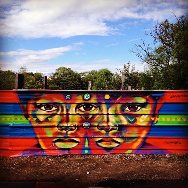 Arte urbano por Guache de Colombia - Frogx Three