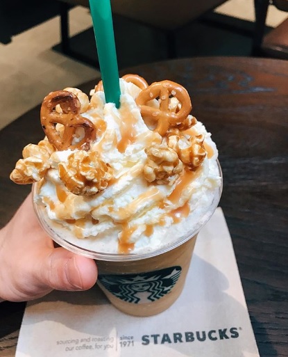 Starbucks lanza su nuevo 'Caramel Popcorn Pretzel Frappuccino ...