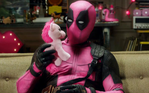 Deadpool se viste de rosa para luchar contra el Cancer - Frogx Three